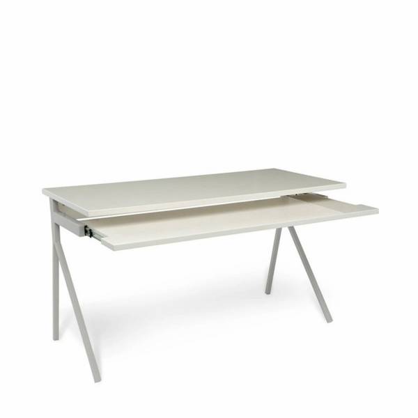 Office Desk Solutions & Classroom Desks | Steelcase