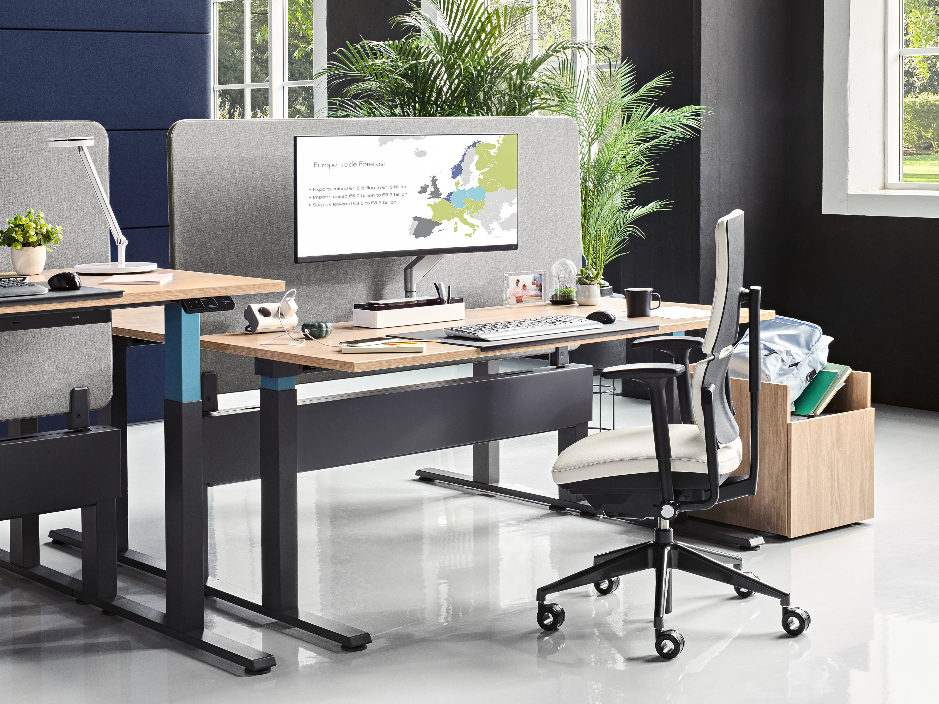 Migration SE Height-Adjustable Bench & Desk - Steelcase