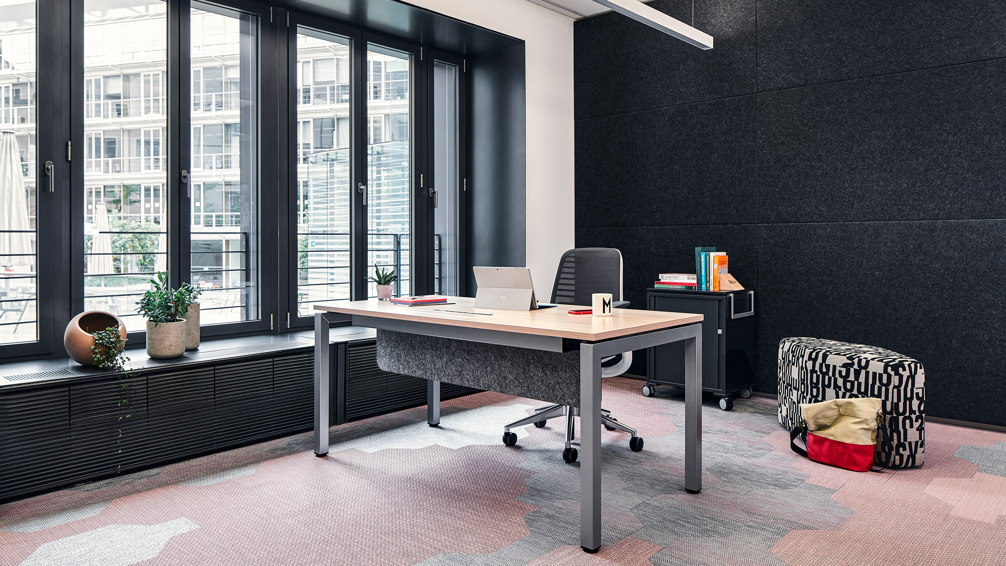 Ottima Portico Sleek Office Desk & Workstation - Steelcase