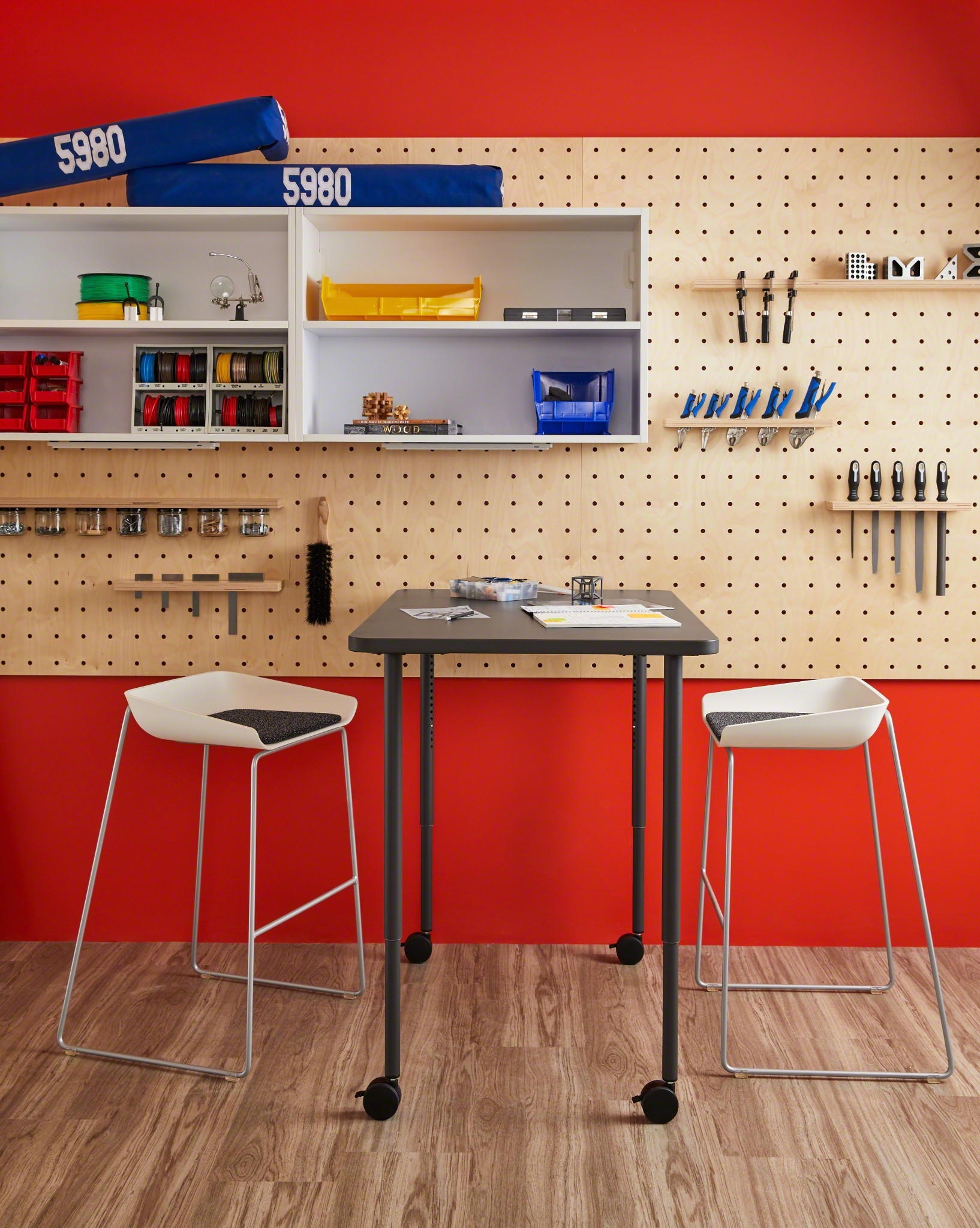 Scoop Modern Office Stool & Task Chair | Steelcase