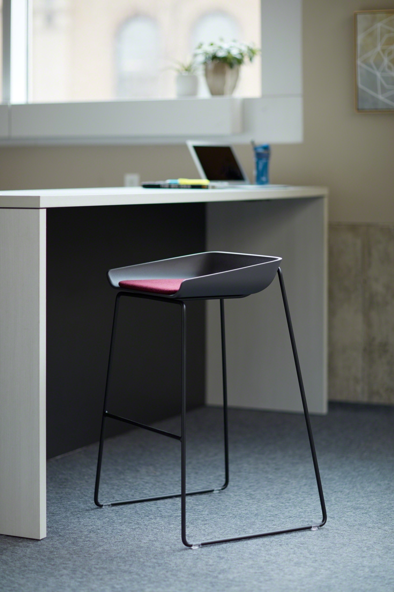Scoop Modern Office Stool & Task Chair | Steelcase