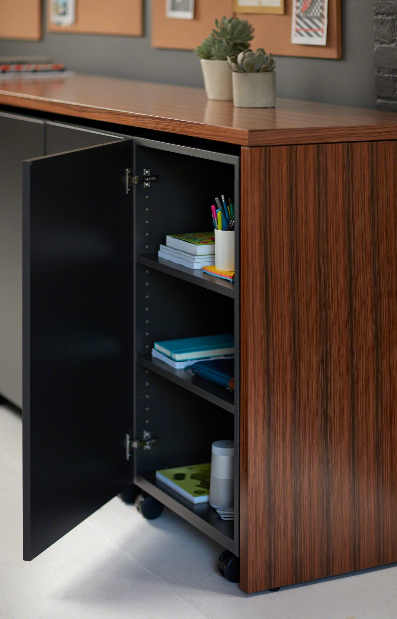 Campfire Big Coworking & Large Working Table | Steelcase