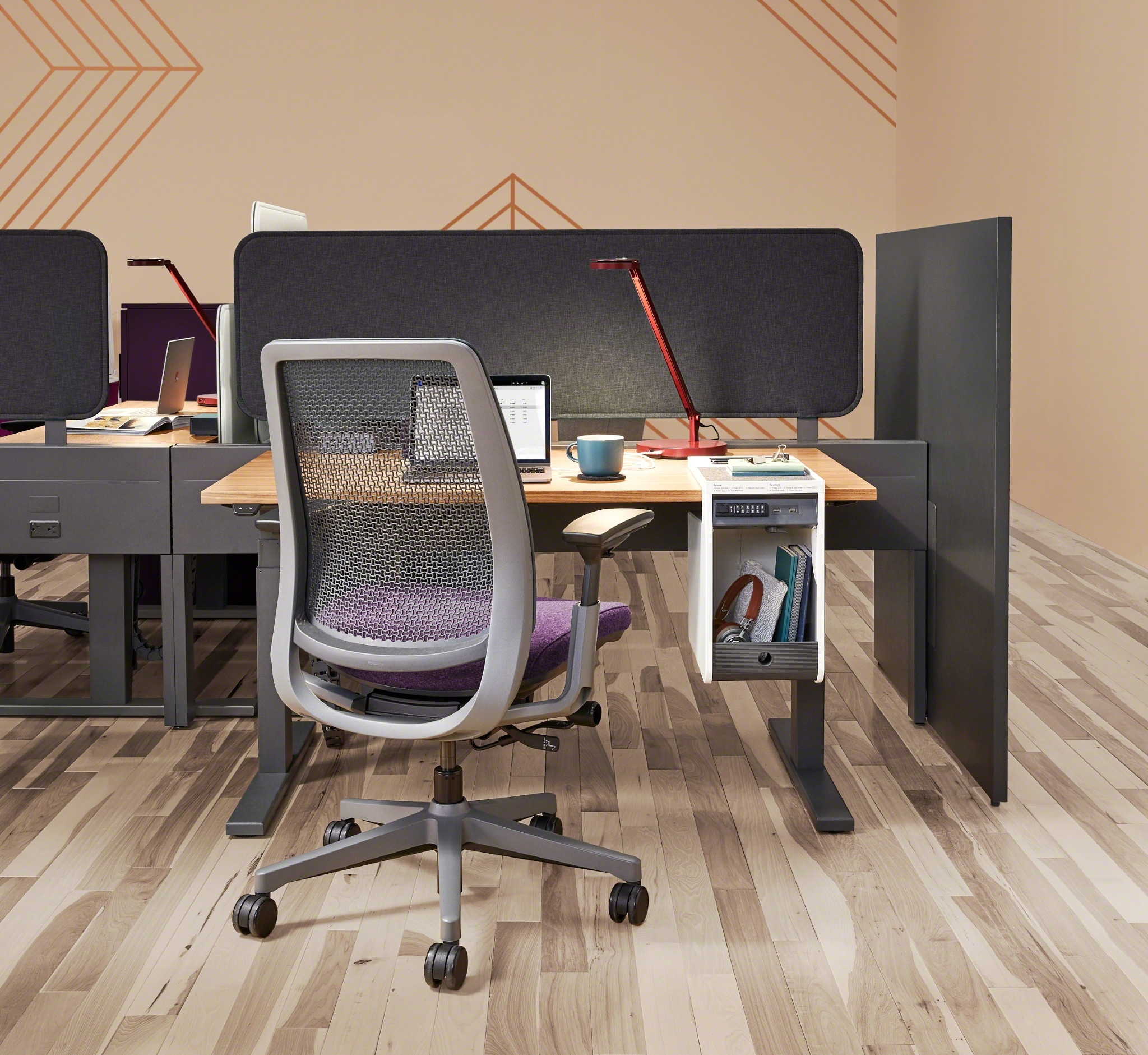 Migration SE Adjustable Height Bench & Desk | Steelcase