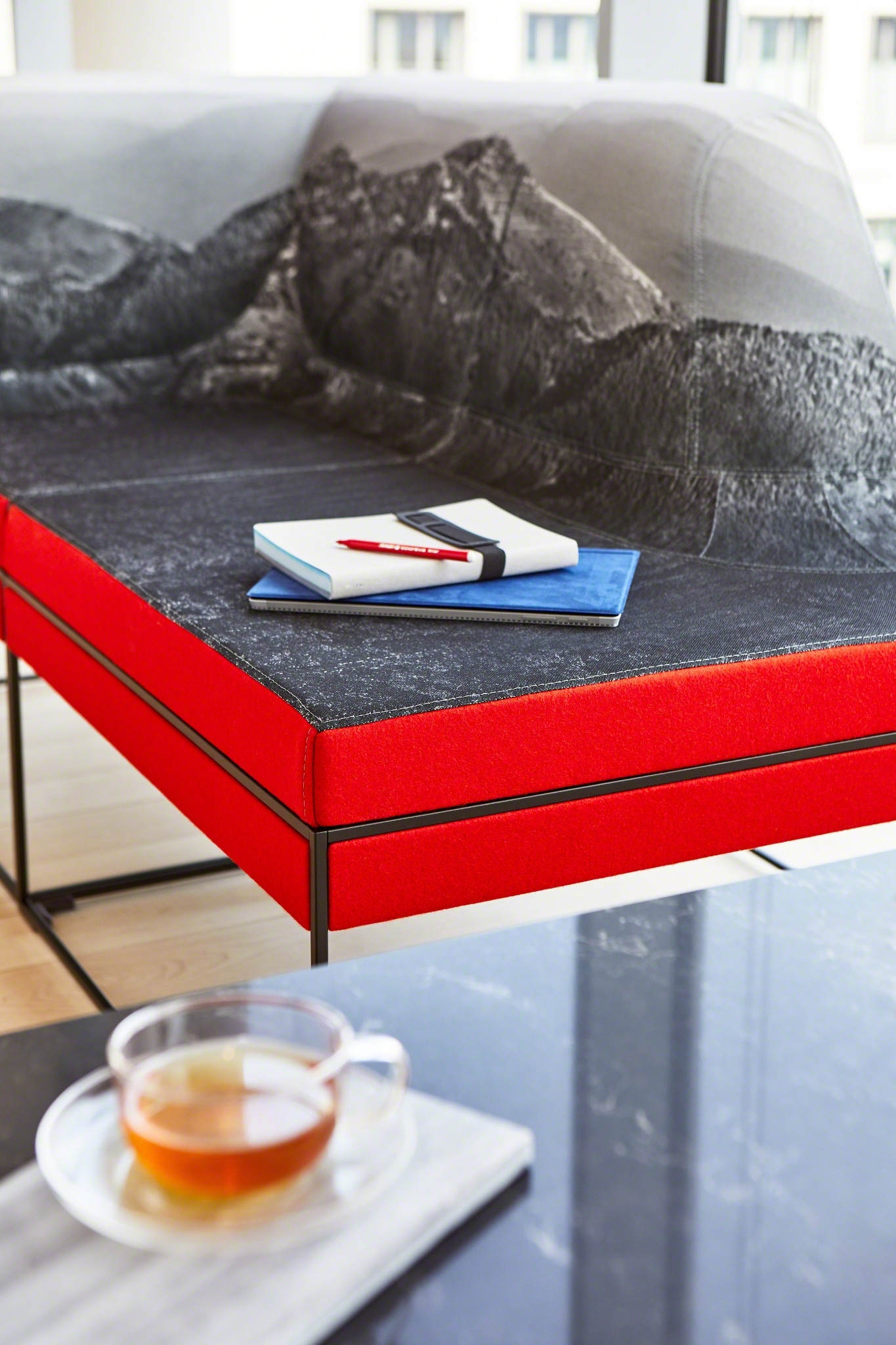 Umami Corner Lounge Seating for Modern Office | Steelcase