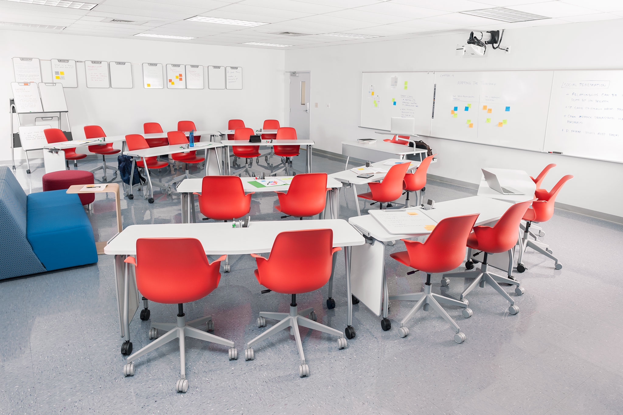 Verb Rolling Tables & Whiteboard Easels for Classroom | Steelcase